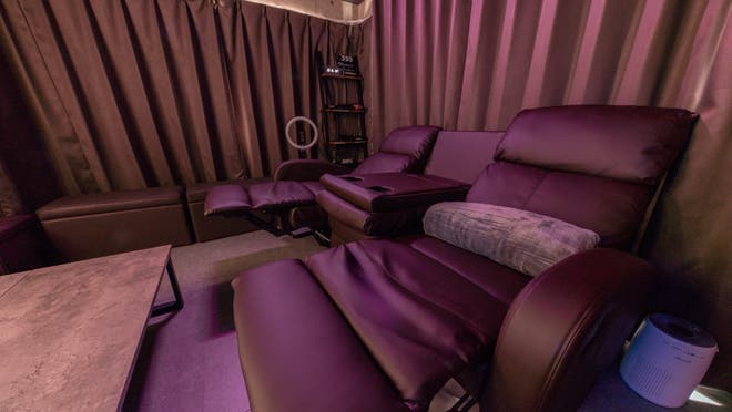【シアタールーム天王寺】◇個室映画館◇駅近2分🚃高機能プロジェクター🎬プライベートシアター🍿ライブ映像・推し活・デートの写真3