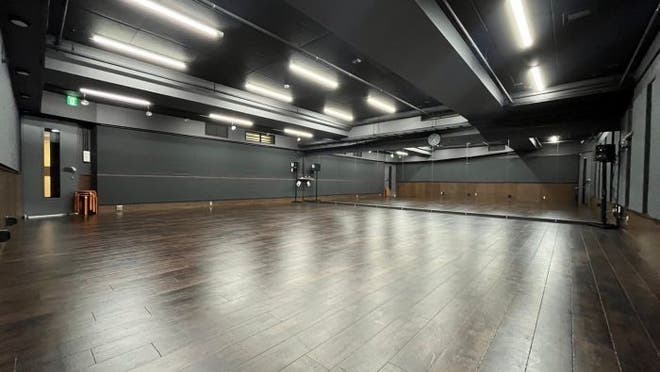 【BUZZ BAYSIDE(浜松町)】1stの写真2