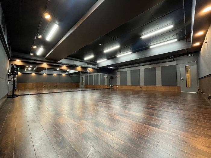 【BUZZ BAYSIDE(浜松町)】1stの写真5