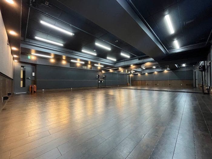 【BUZZ BAYSIDE(浜松町)】1stの写真6