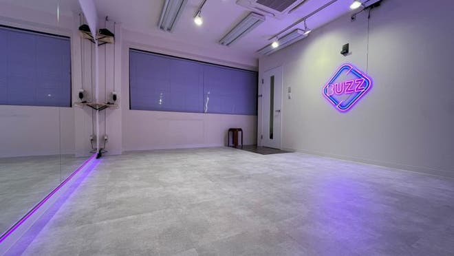 【BUZZ竹ノ塚】1stの写真3