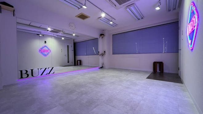 【BUZZ竹ノ塚】1stの写真4