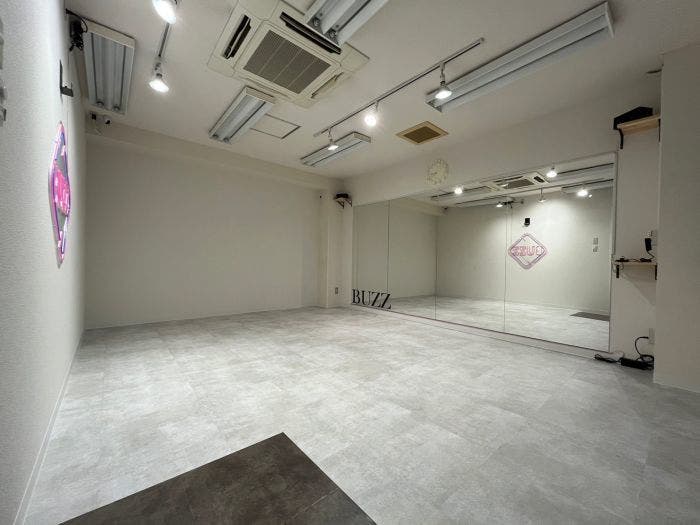 【BUZZ竹ノ塚】1stの写真9