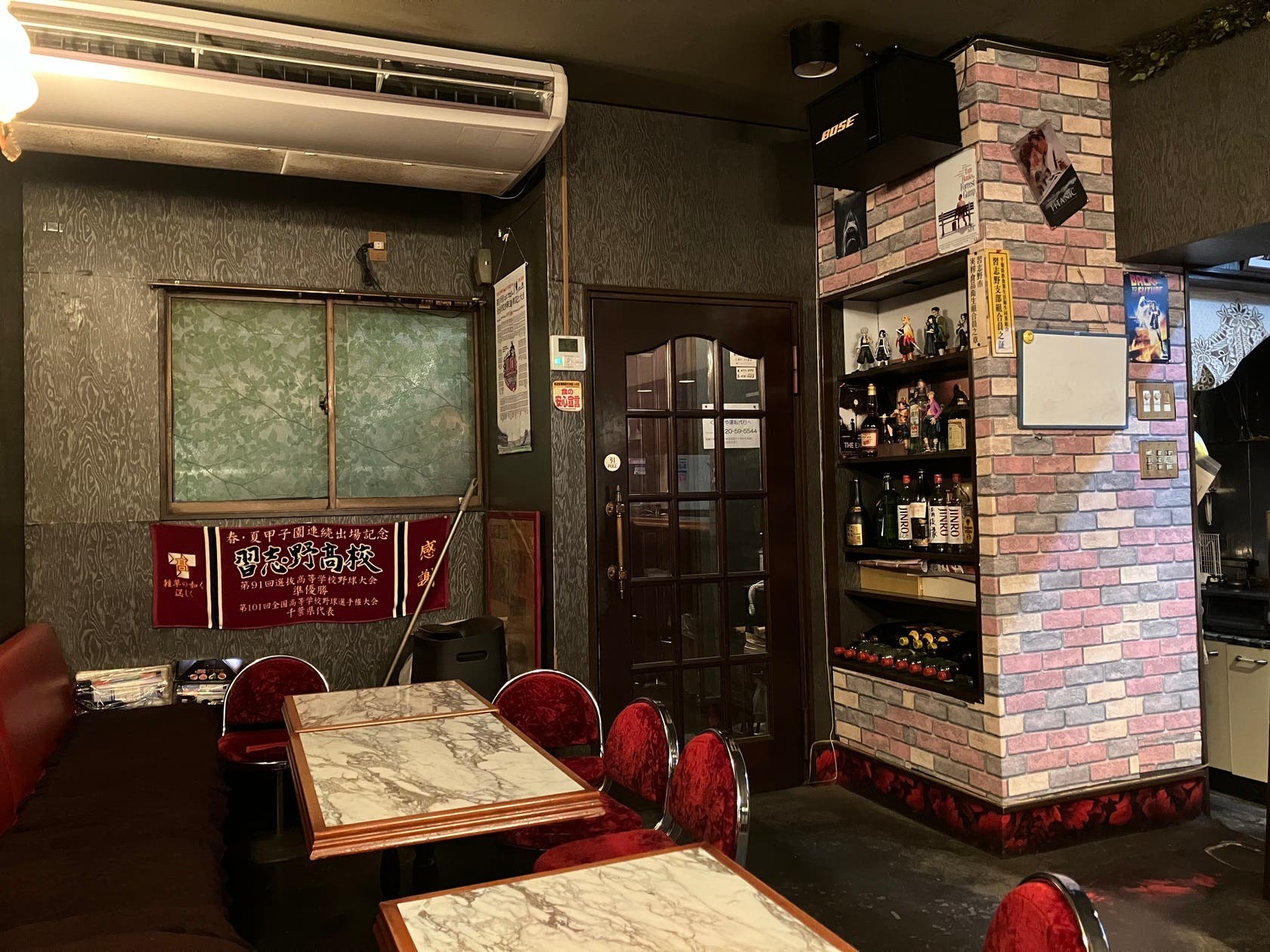 カラオケ・ダーツ完備で30人収容できるパーティースペースですの写真7