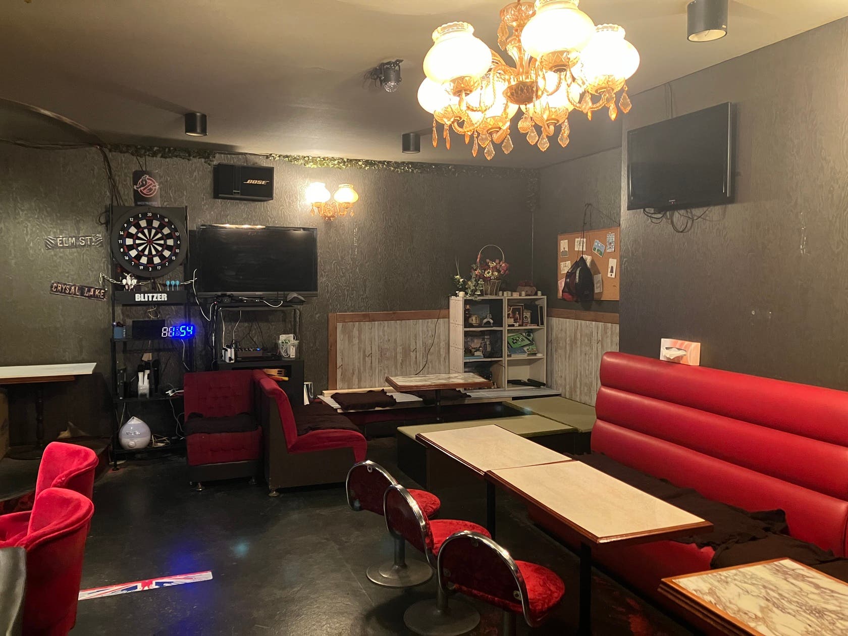 カラオケ・ダーツ完備で30人収容できるパーティースペースですの写真9