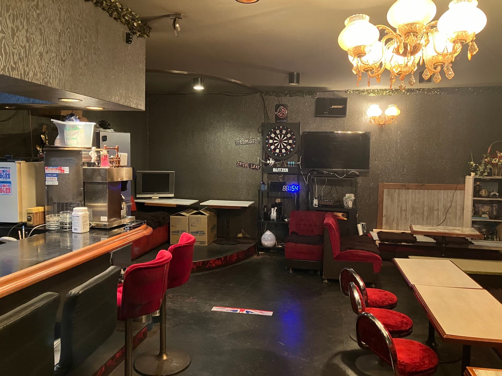 カラオケ・ダーツ完備で30人収容できるパーティースペースですの写真10