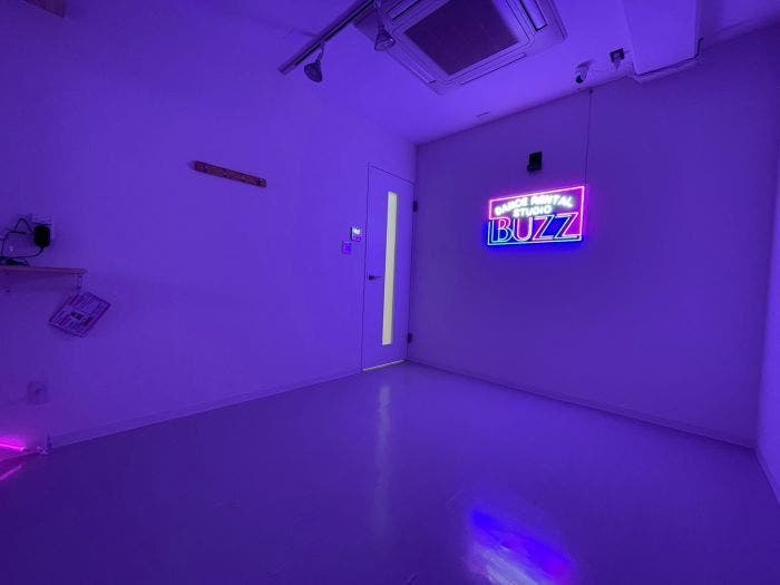 【BUZZ秋葉原駅前】Cstの写真2