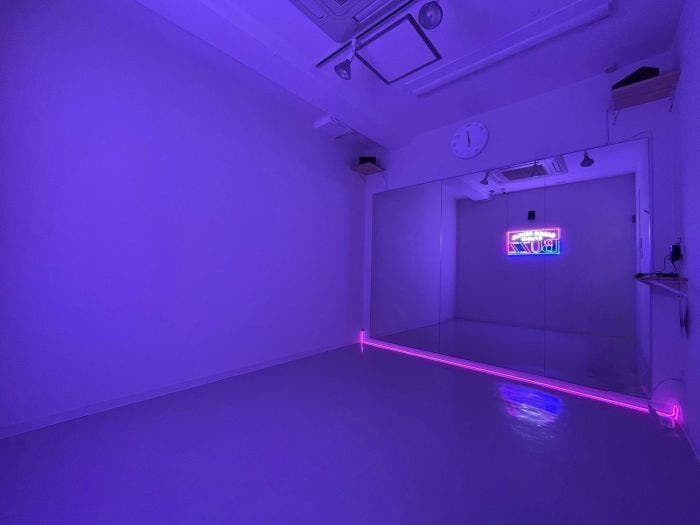 【BUZZ秋葉原駅前】Cstの写真3