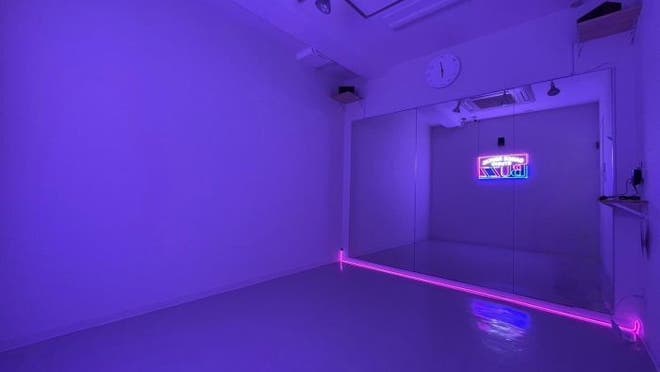 【BUZZ秋葉原駅前】Cstの写真3