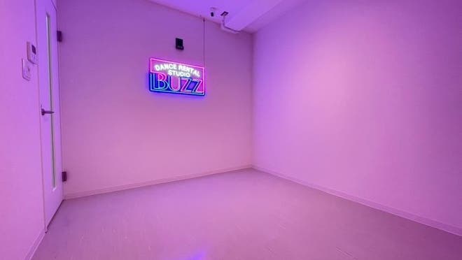 【BUZZ秋葉原駅前】Cstの写真5