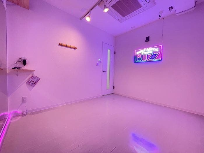 【BUZZ秋葉原駅前】Cstの写真6