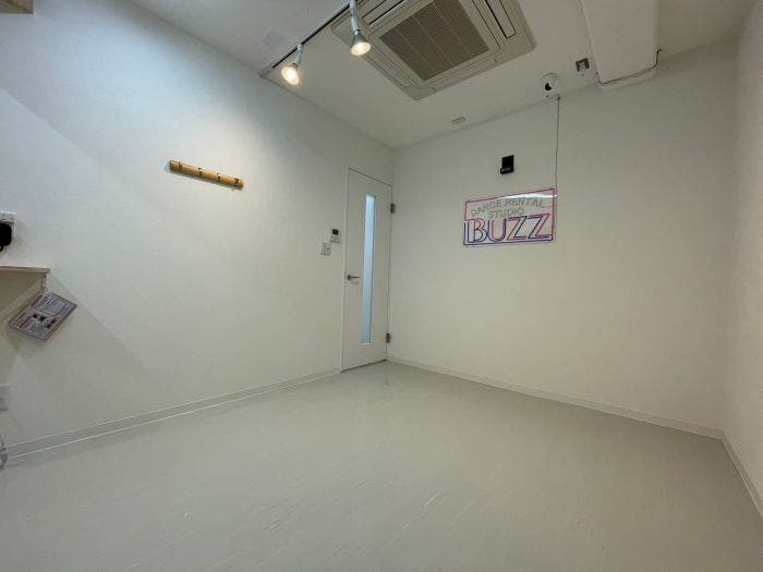 【BUZZ秋葉原駅前】Cstの写真10