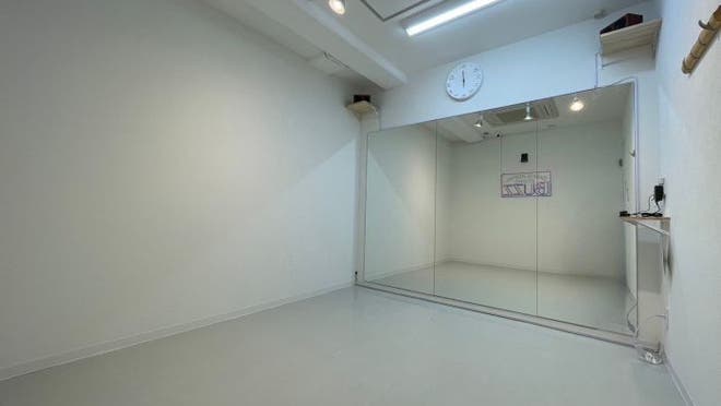 【BUZZ秋葉原駅前】Cstの写真12