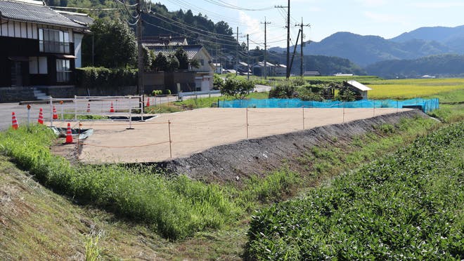 古民家をリフォームしたフローリングルームの写真3