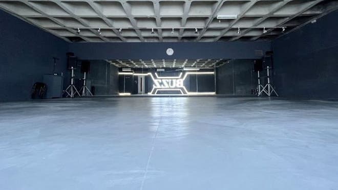 【BUZZ池袋西口PARK】Sstの写真2