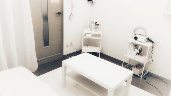 NUMA部屋|梅田Peach【推し不在の誕生会専用】スペース💛女子会/撮影にも!東梅田駅徒歩7分の写真2