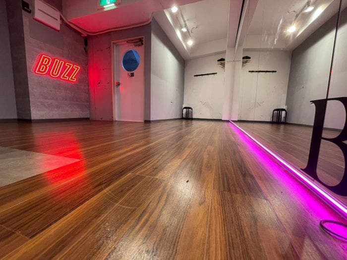 【BUZZ池袋サンシャイン】4A stの写真3