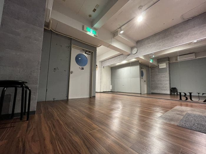 【BUZZ池袋サンシャイン】4A stの写真4