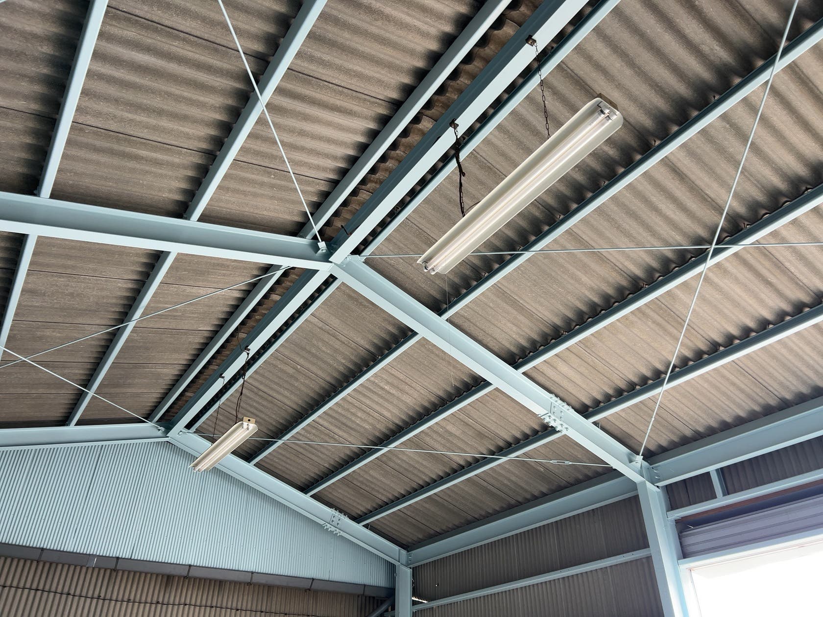 大阪市内からも近い天井高が高めのスペースの写真3