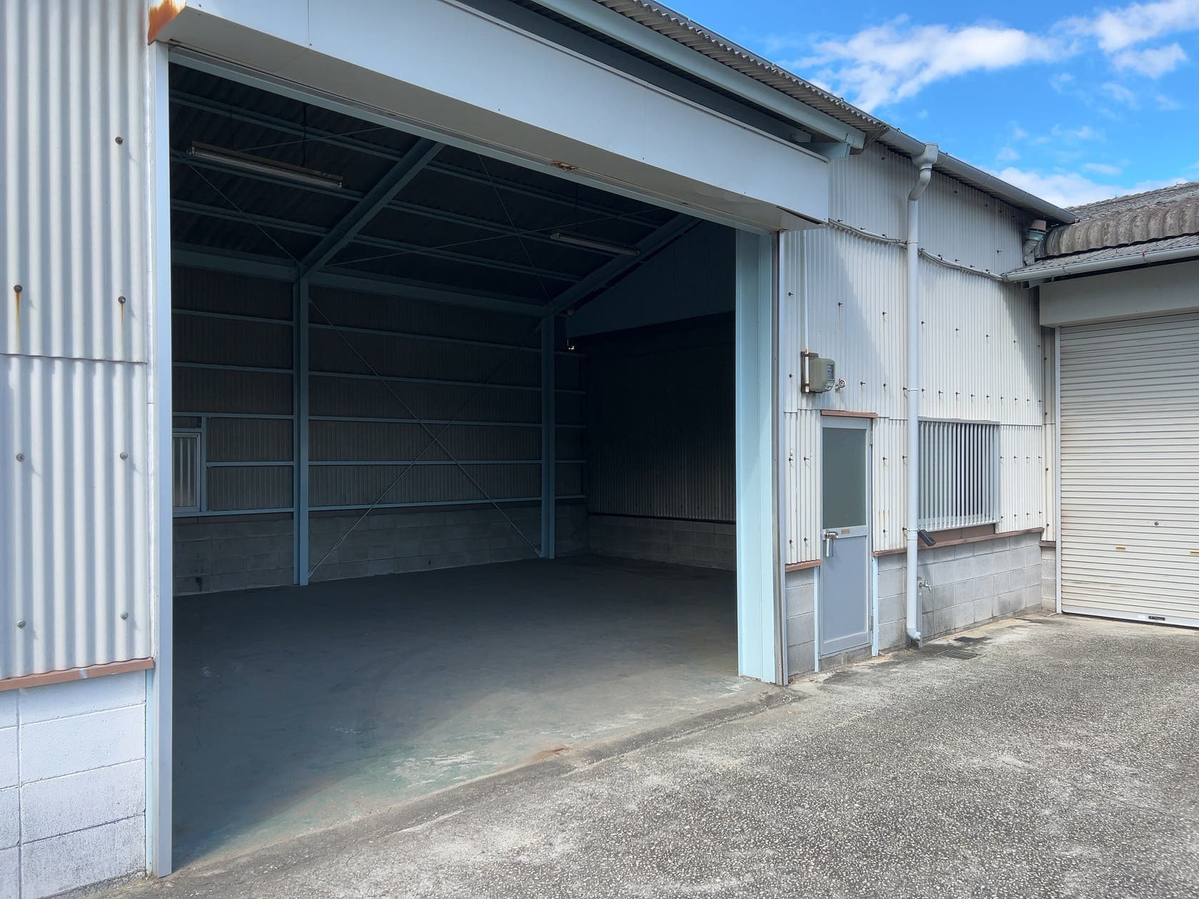 大阪市内からも近い天井高が高めのスペースの写真4