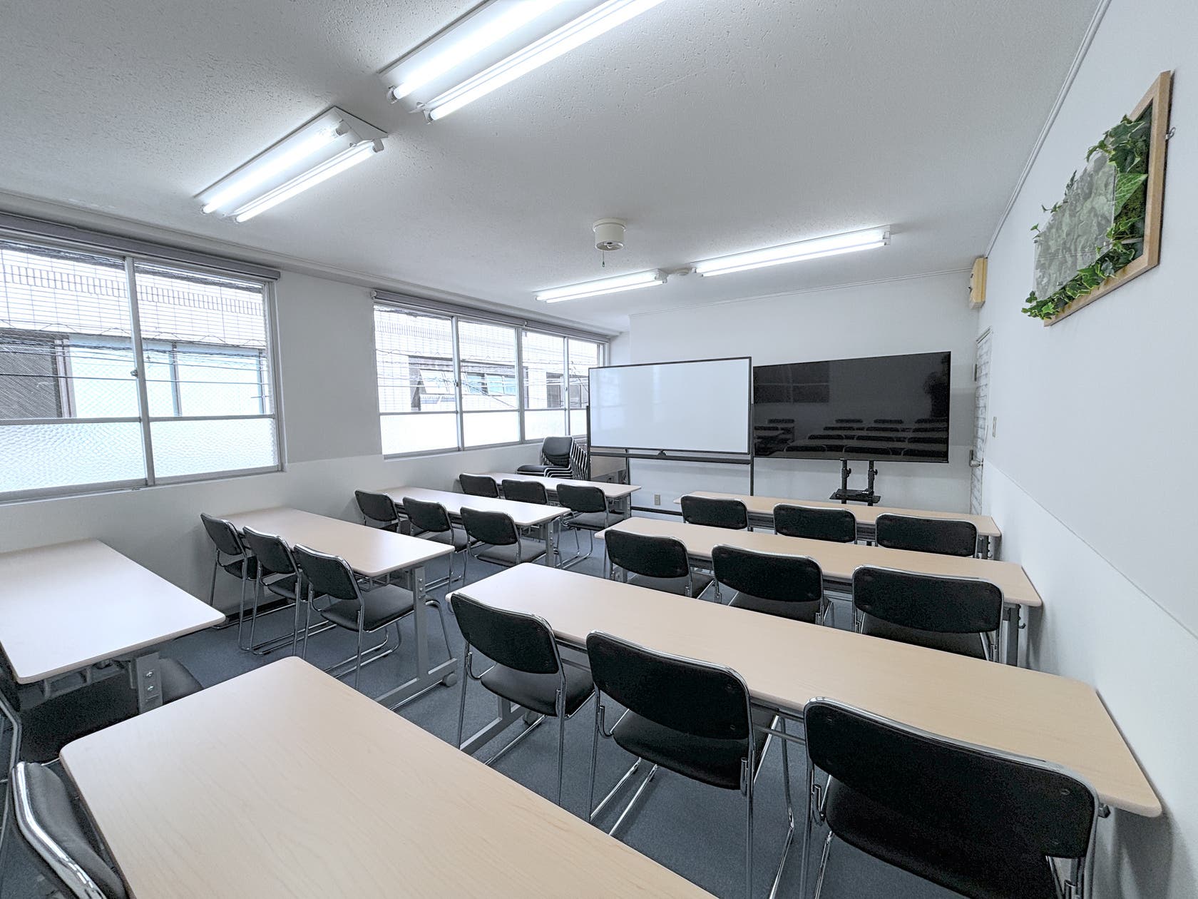 【新宿徒歩4分｜最大32名】ボドゲ利用でも大人気🎲Wi-Fi・ホワイトボード・土足OK・全設備無料・簡単入室・控室[36]の写真6