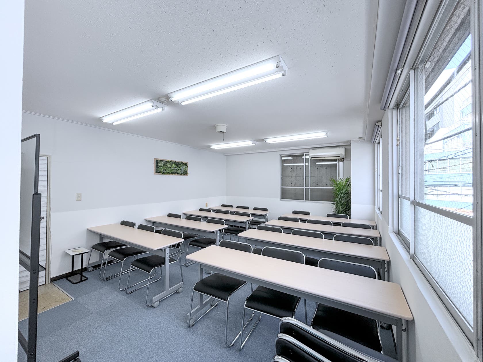 【新宿徒歩4分｜最大32名】ボドゲ利用でも大人気🎲Wi-Fi・ホワイトボード・土足OK・全設備無料・簡単入室・控室[36]の写真7