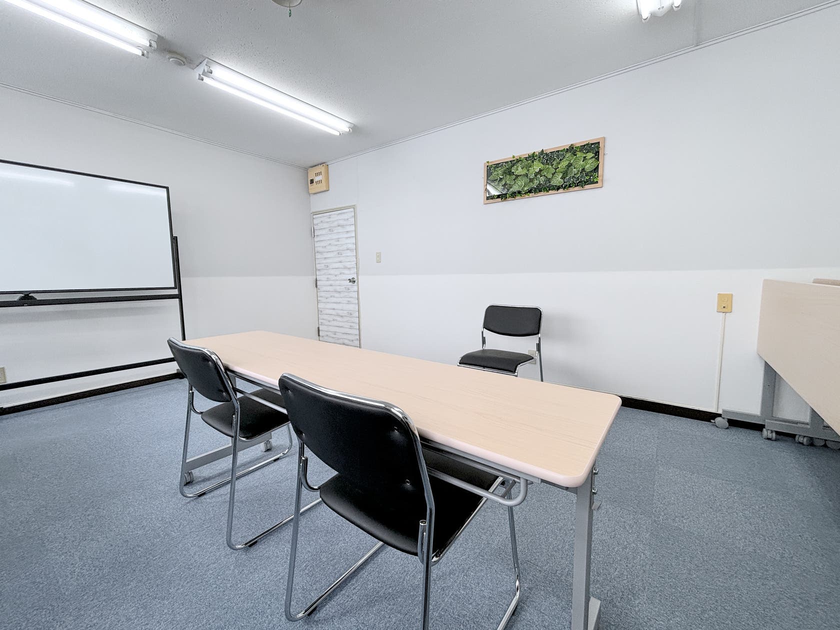 【新宿徒歩4分｜最大32名】ボドゲ利用でも大人気🎲Wi-Fi・ホワイトボード・土足OK・全設備無料・簡単入室・控室[36]の写真12