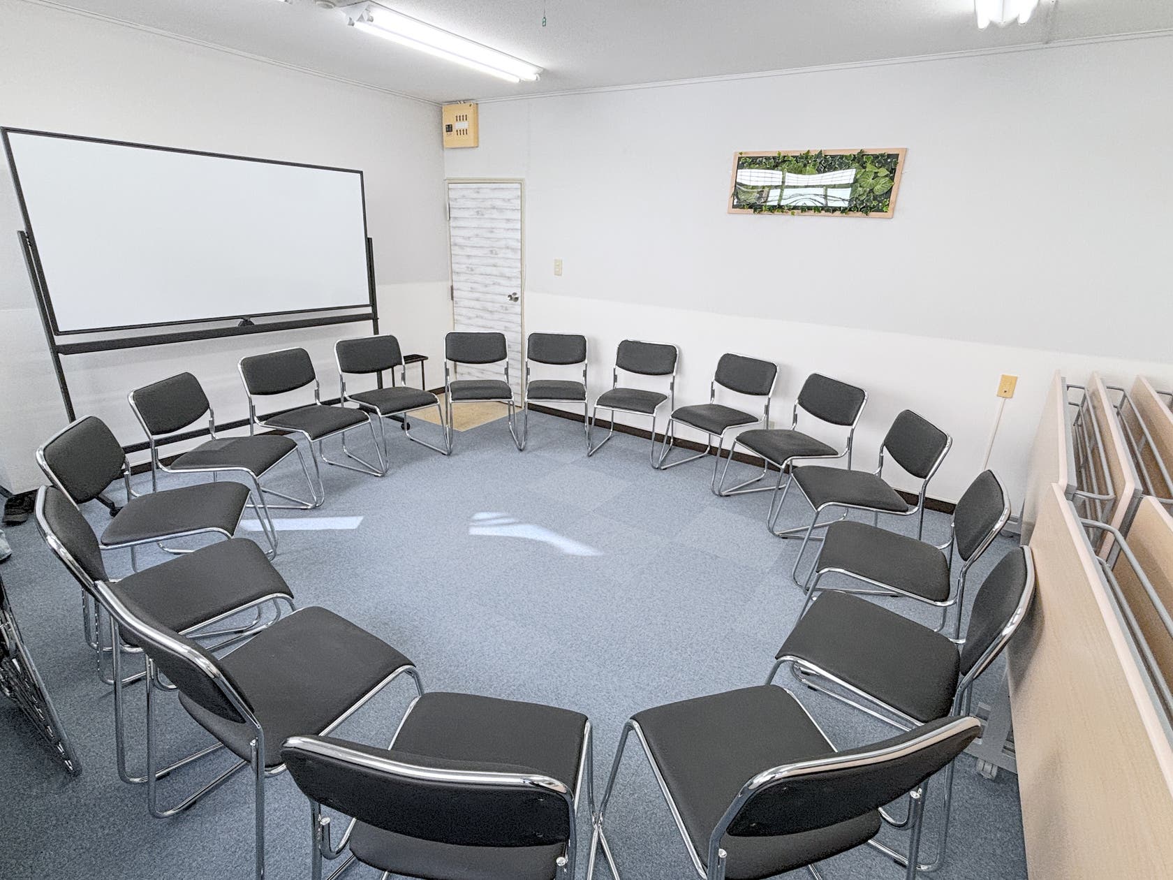 【新宿徒歩4分｜最大32名】ボドゲ利用でも大人気🎲Wi-Fi・ホワイトボード・土足OK・全設備無料・簡単入室・控室[36]の写真14