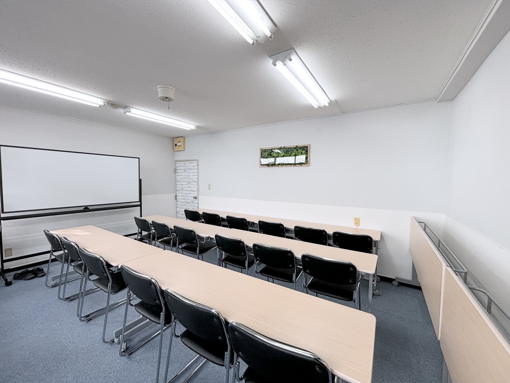 【新宿徒歩4分｜最大32名】ボドゲ利用でも大人気🎲Wi-Fi・ホワイトボード・土足OK・全設備無料・簡単入室・控室[36]の写真16