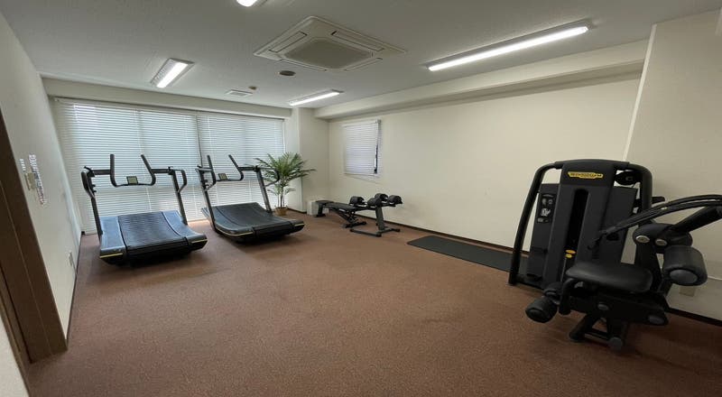 宮崎市役所から徒歩3分！トレーニング器具4種類を備えています