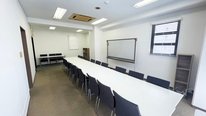 宮崎市役所から徒歩3分!ビデオ会議に便利なモニターを備えていますの写真2