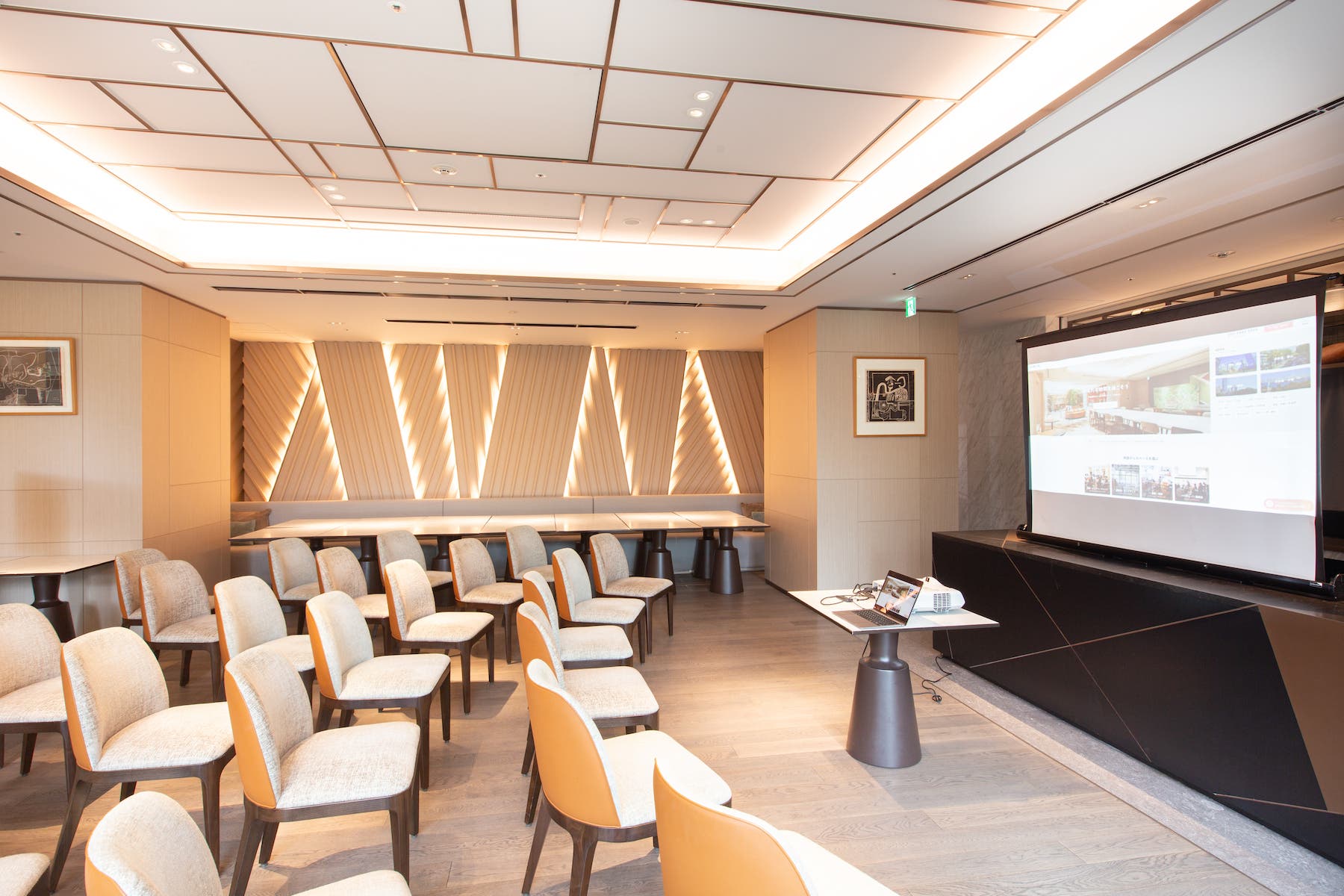 【赤坂駅徒歩7分 / Mo:take STUDIO 赤坂】ホテルロビーのような高級感のある空間で撮影・会議をの写真11