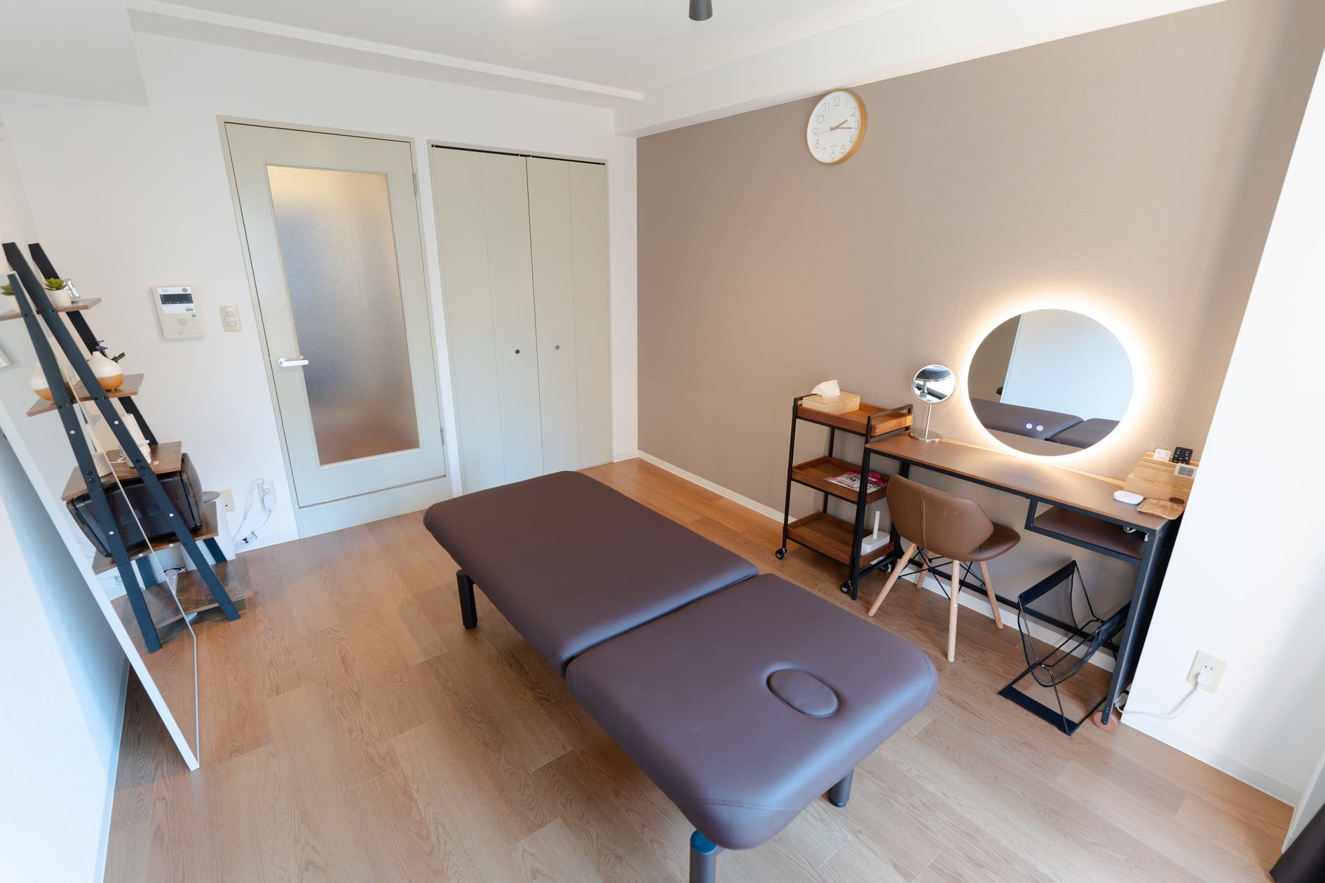 【町田駅4分】完全個室のプライベートサロン✨木目基調とした良質空間🌿の写真4