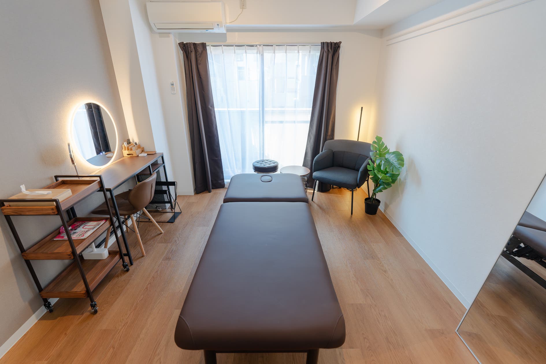 【町田駅4分】完全個室のプライベートサロン✨木目基調とした良質空間🌿の写真6