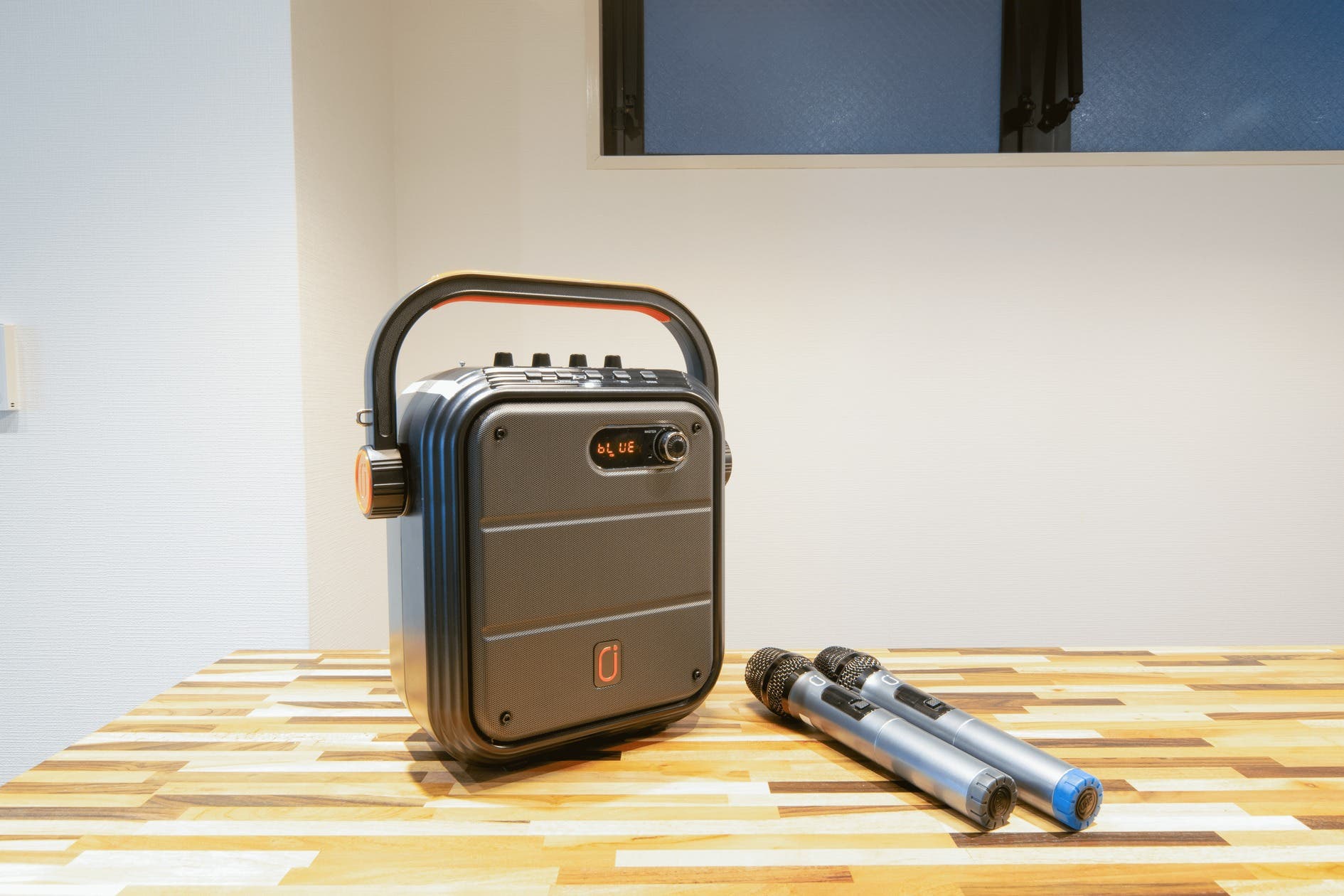 ✨3番人気✨スピーカー&マイク2本の画像1