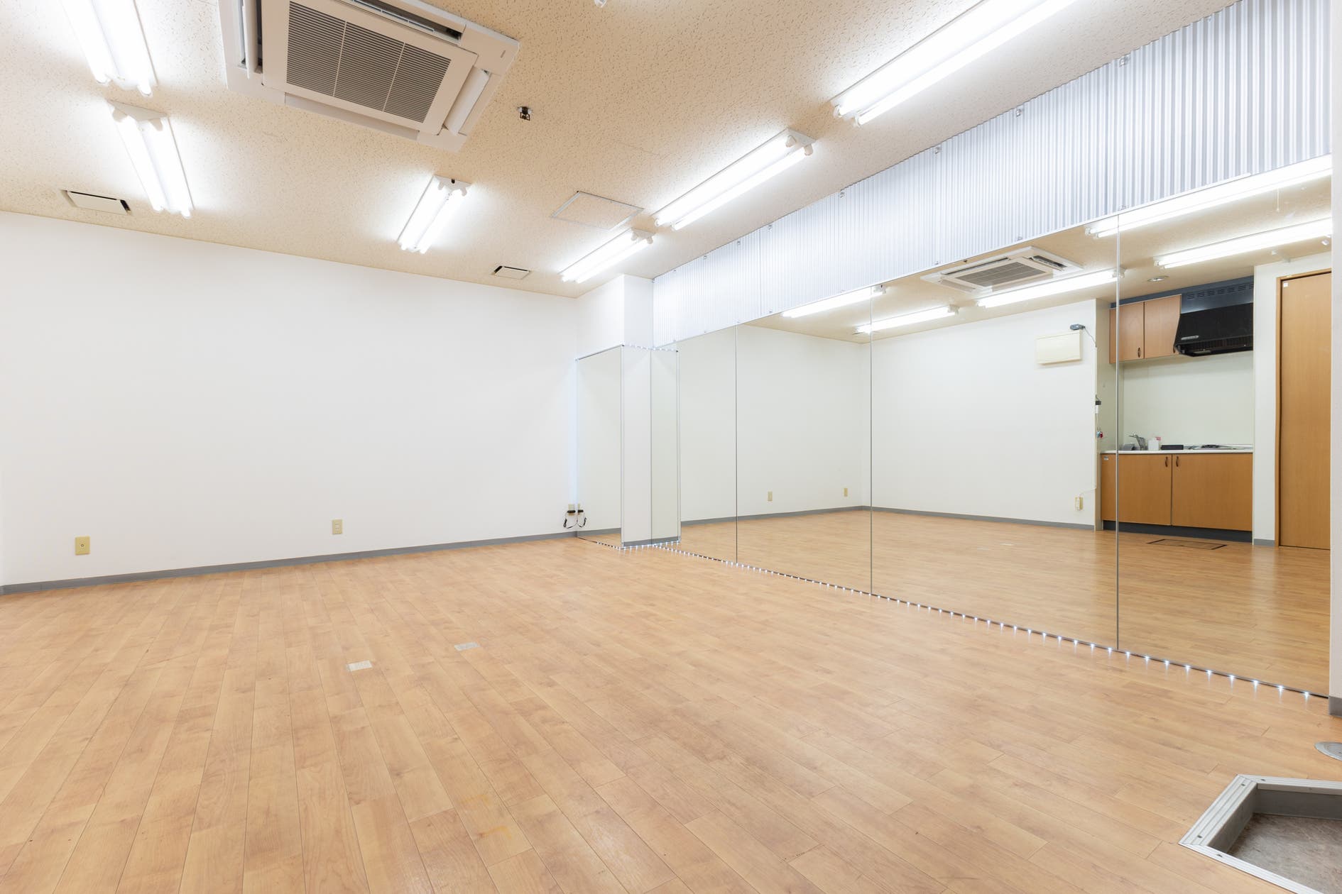 【New】オープン記念割引中🎊市が尾駅1分ダンススタジオ｜幅5.1mの大型鏡｜無料で使える備品多数｜単発も定期利用も大歓迎！の写真17