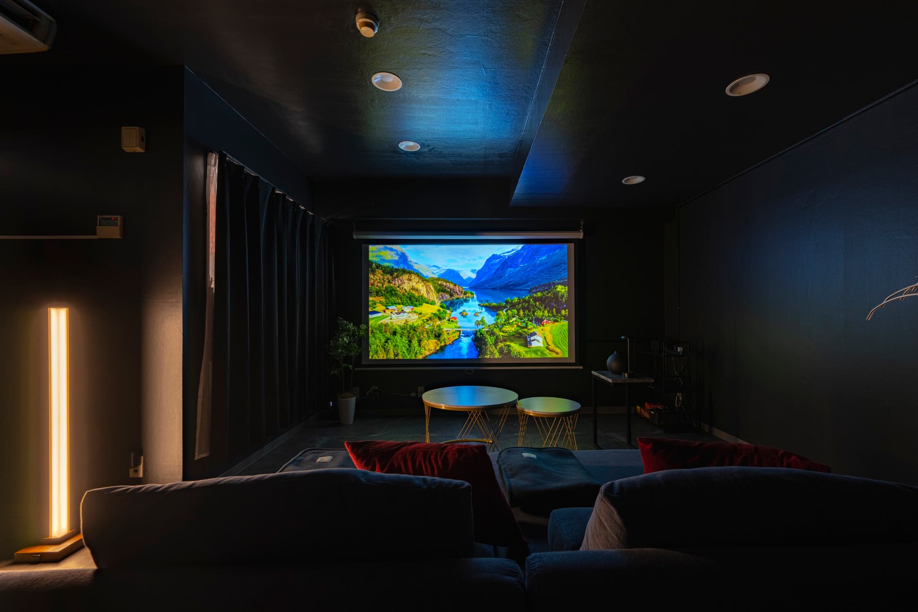 スペモ🎬クリスマス🎄歓送迎会🎊学割👨‍🎓デート💓プロジェクター🎥映画鑑賞🍿女子会🦢580_CINEMA京橋の写真7