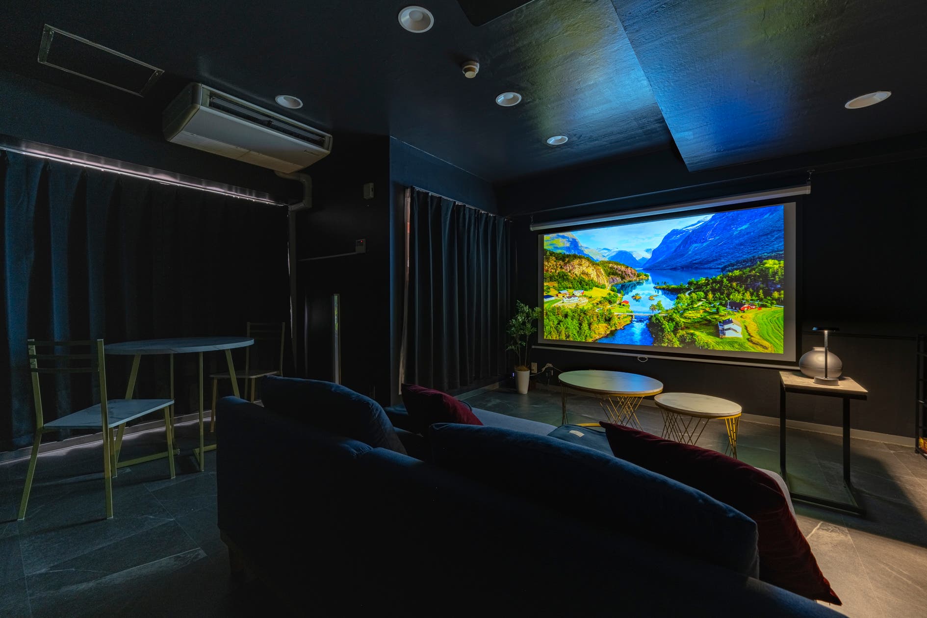 スペモ🎬クリスマス🎄歓送迎会🎊学割👨‍🎓デート💓プロジェクター🎥映画鑑賞🍿女子会🦢580_CINEMA京橋の写真13