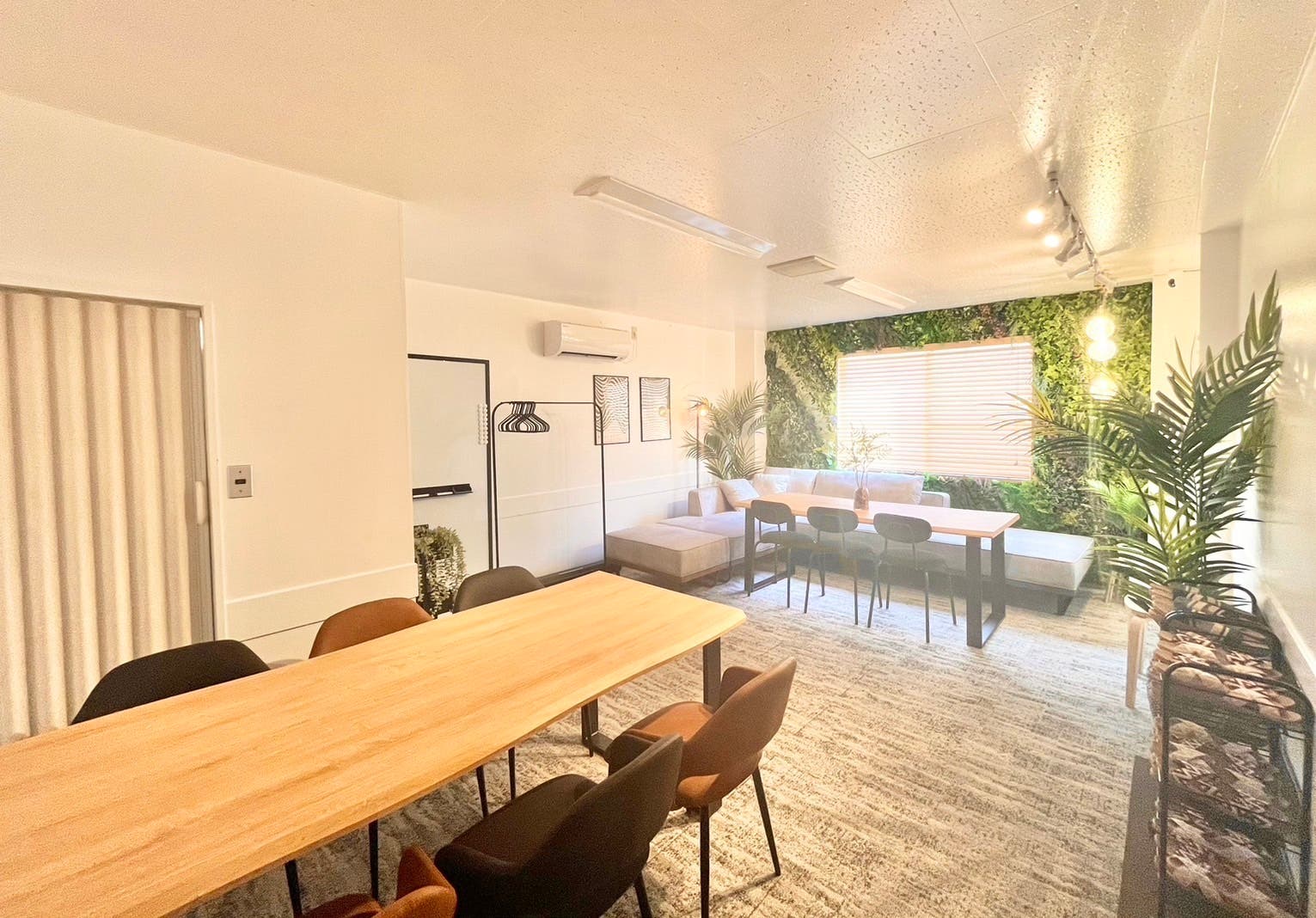 NEW!【半蔵門駅1分/麹町5分】最大20名/光無料Wifi/会議・撮影・懇親会・推し会・女子会・ボドゲ等！飲食🍷可！の写真4