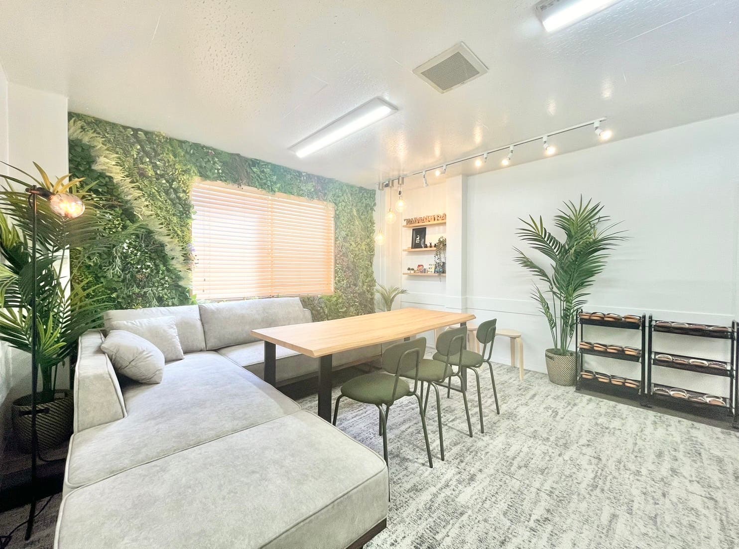 NEW!【半蔵門駅1分/麹町5分】最大20名/光無料Wifi/会議・撮影・懇親会・推し会・女子会・ボドゲ等！飲食🍷可！の写真7