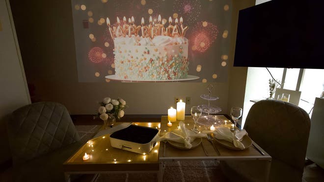 五反田駅近2分!大迫力120インチ画面&ソファで映画・ゲーム三昧🎬💖カップルや少人数向けの貸切隠れ家エンタメスペースです🎮の写真3