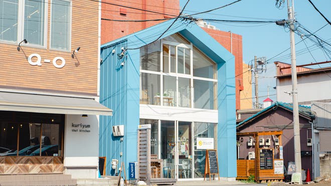 鎌倉駅から徒歩1分、くつろいだリビングでの作業に!の写真3