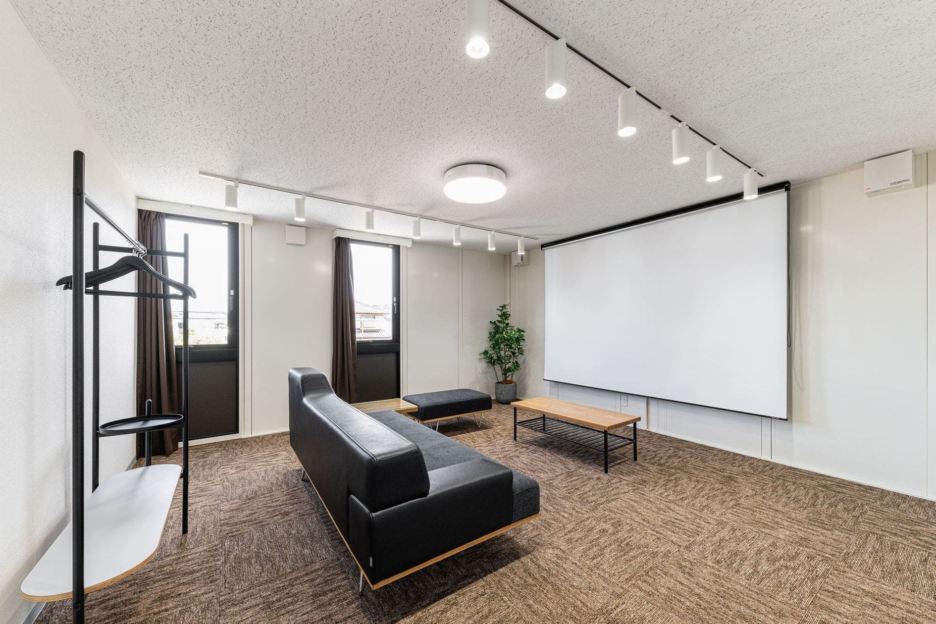 【Living】✨U-SPACE熊谷店✨リビングをイメージしたちょっとした集まりに最適のスペースです♪Wi-Fi/熊谷市の写真1