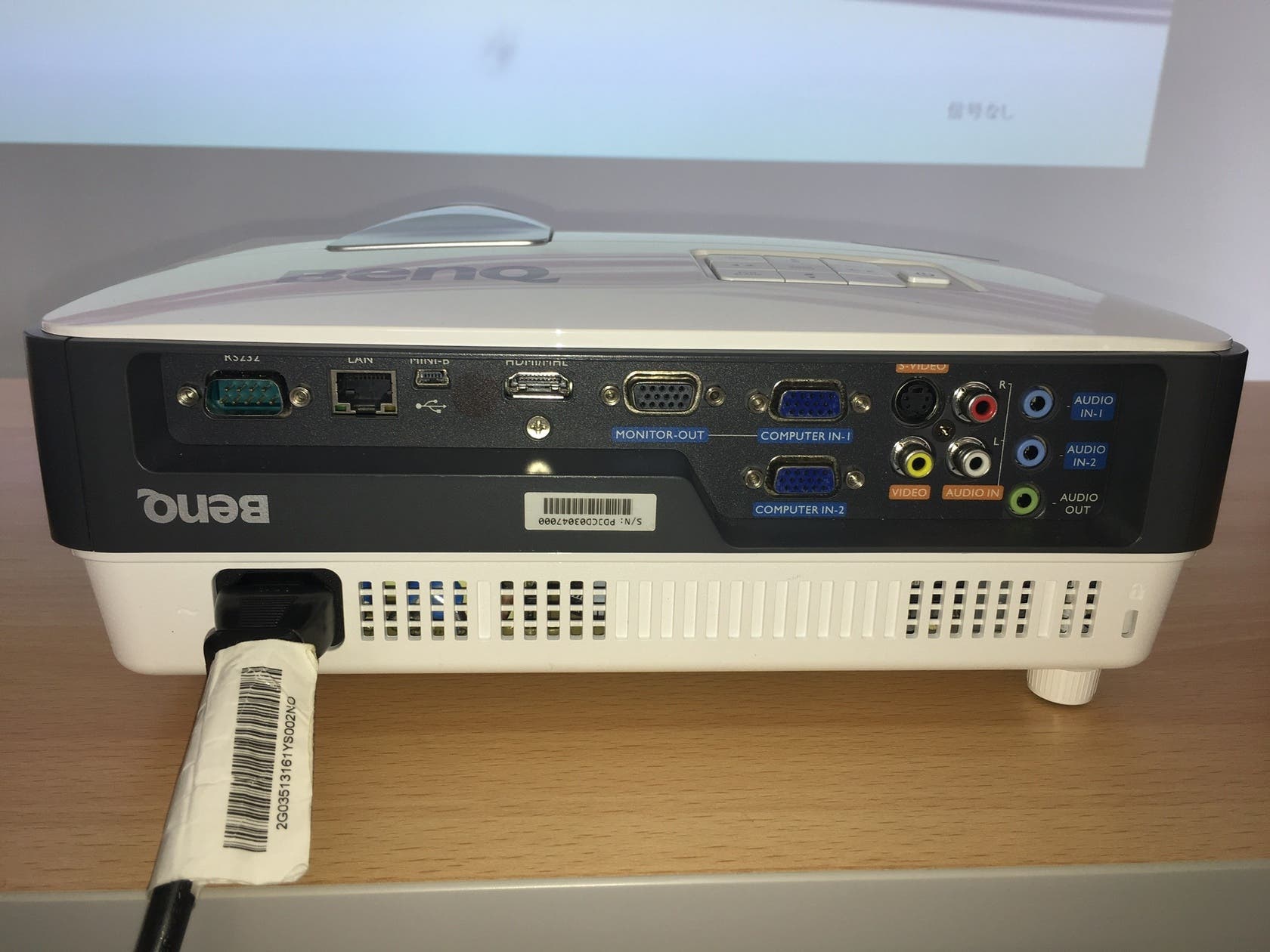 プロジェクター本体の画像2