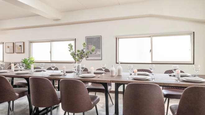 池袋駅2分🚃24H/最大24名着席🎉大型スクリーン🎬映画・大人気ゲーム機が大迫力🎮おしゃれなケータリング♪の写真8