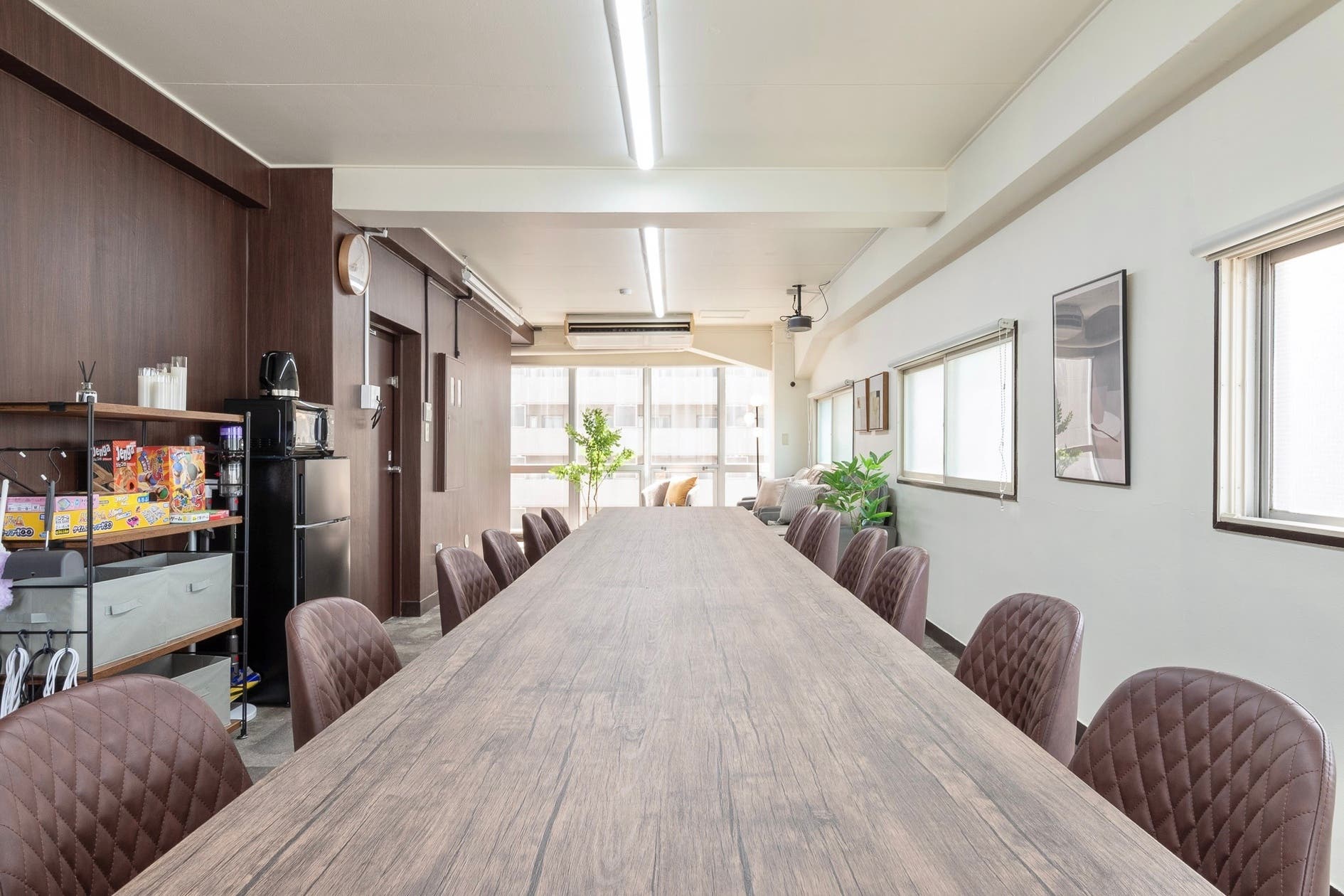 池袋駅2分🚃24H/最大24名着席🎉大型スクリーン🎬映画・大人気ゲーム機が大迫力🎮おしゃれなケータリング♪の写真9