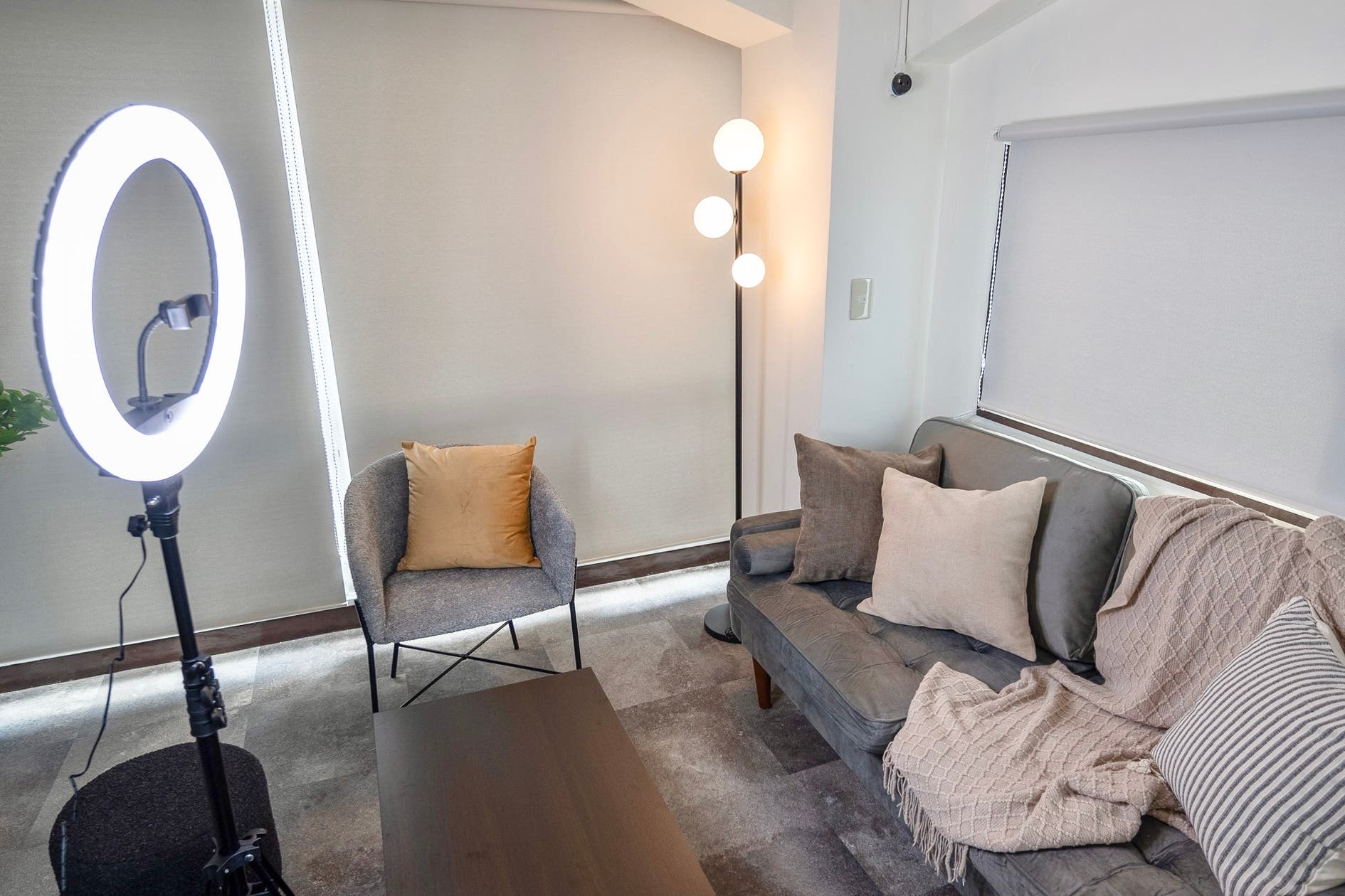 池袋駅2分🚃24H/最大24名着席🎉大型スクリーン🎬映画・大人気ゲーム機が大迫力🎮おしゃれなケータリング♪の写真14