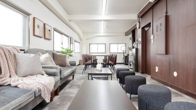 池袋駅2分🚃24H/最大24名着席🎉大型スクリーン🎬映画・大人気ゲーム機が大迫力🎮おしゃれなケータリング♪の写真29