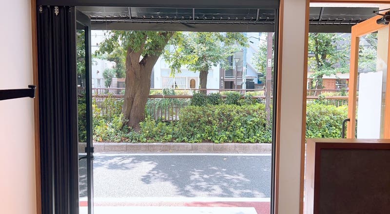 【目黒川沿い中目黒駅徒歩3分】清潔快適なキッチン・テイクアウト窓口付スペース（イベント/POPUPストア/パーティー）