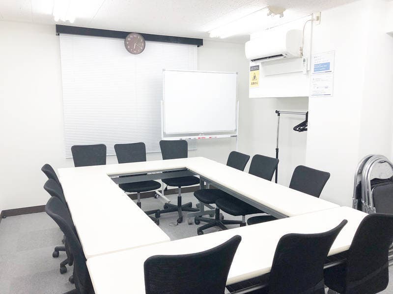 【西新宿駅4分・新宿駅7分！15名利用可】綺麗な室内！WiFi・プロジェクター・ホワイトボード完備！ふれあい貸し会議室　新宿東洋の写真2